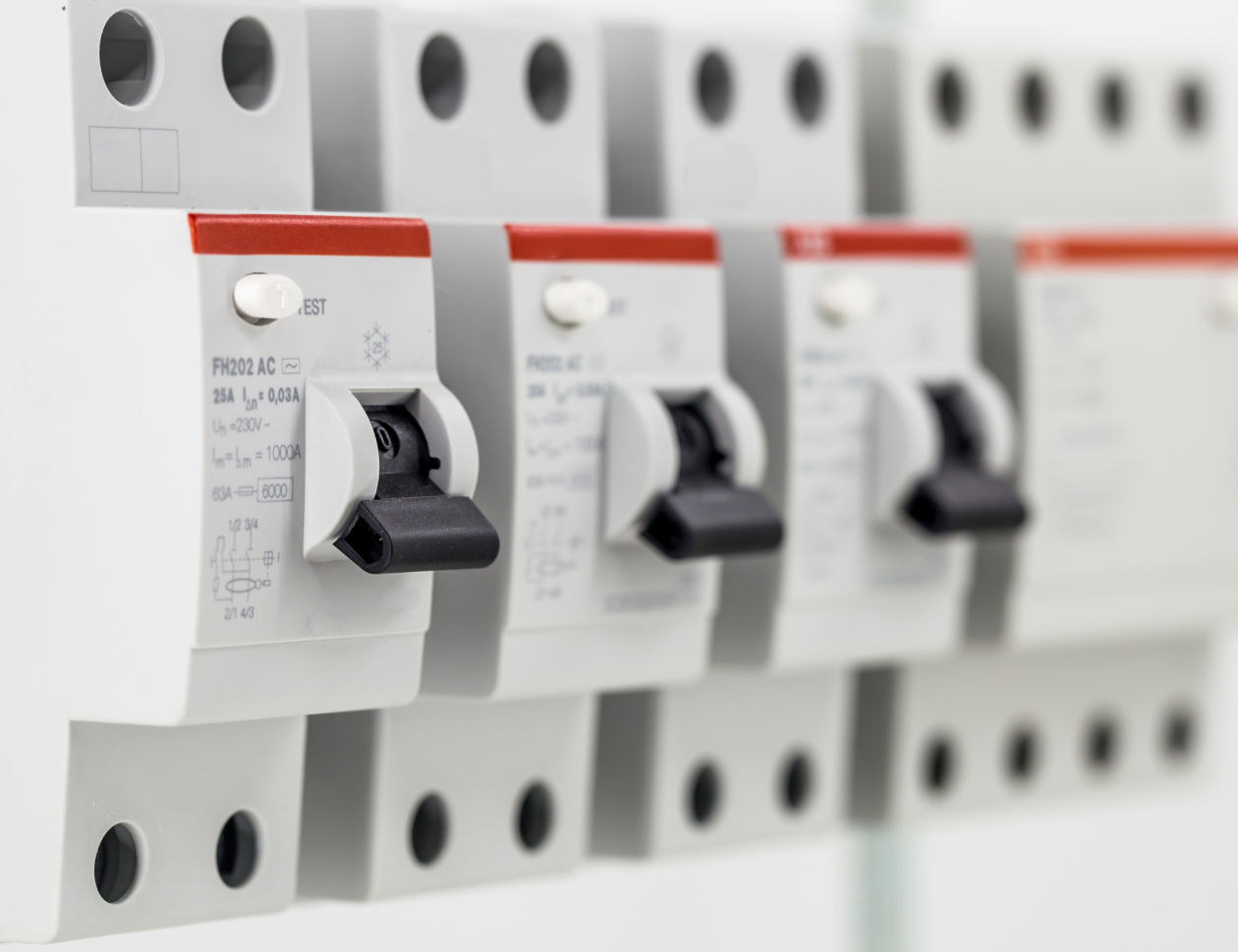 LV/MV/HV Switchgears: Function, Types & Components | ECSKSA